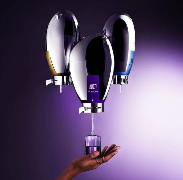 Refill your bottle at the Mugler Fountain - MUGLER